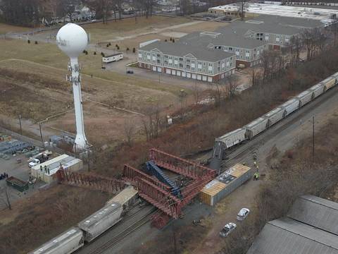 Freight Train Derailment Halts NJ Transit Raritan Valley Line Service ...